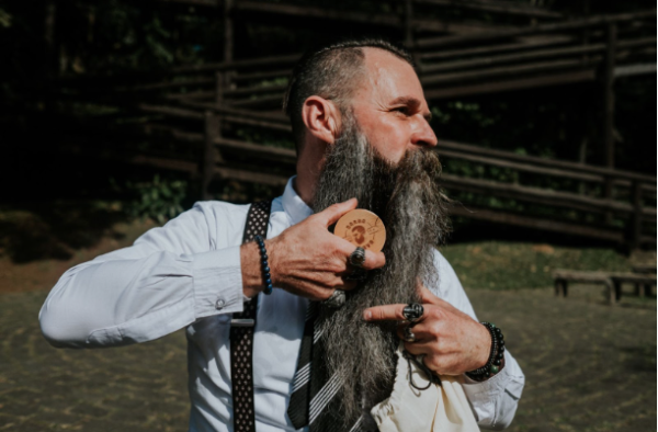 5 cuidados essenciais para uma barba longa e saudável - BARBA BRAVA